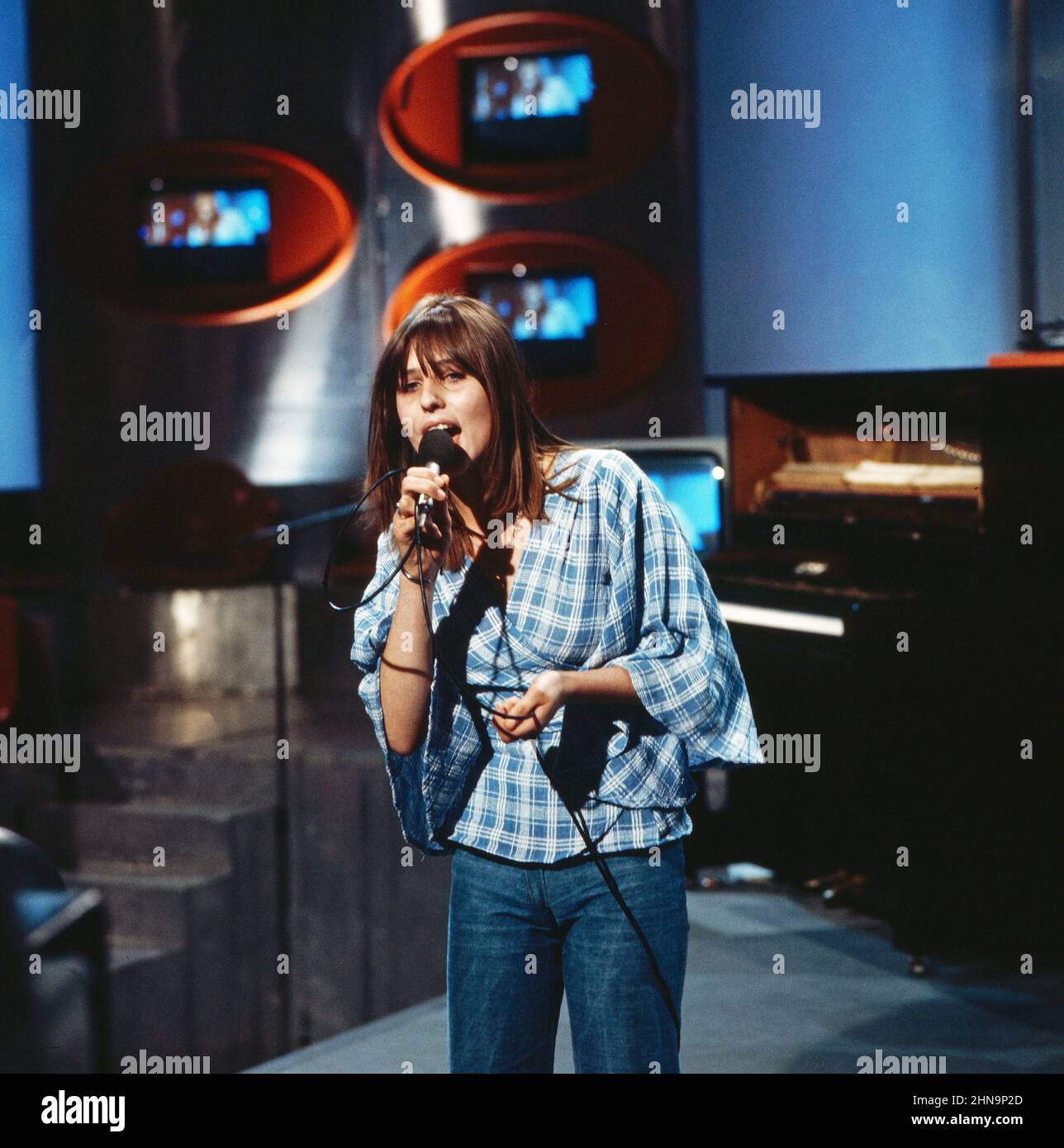 Disco, ZDF Musiksendung, Sängerin Elke Best, 1974. Disco ZDF music ...