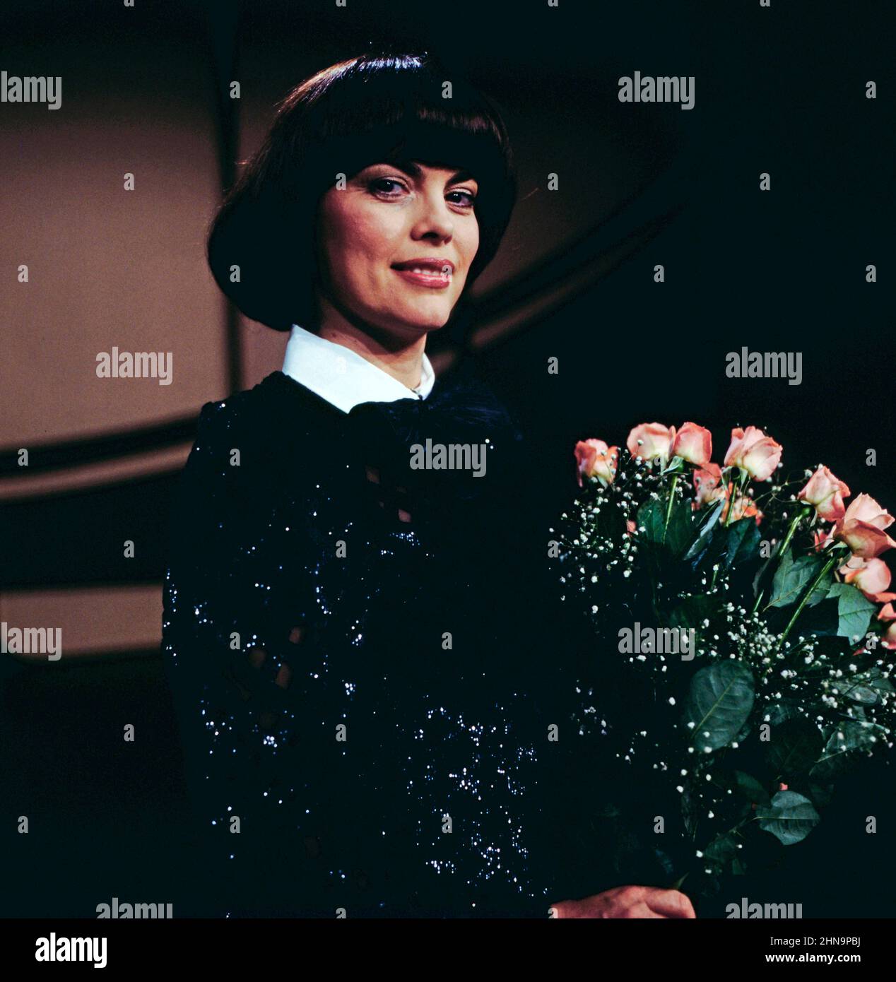 Mireille Mathieu, französische Sängerin, Auftritt in einer TV Show ...