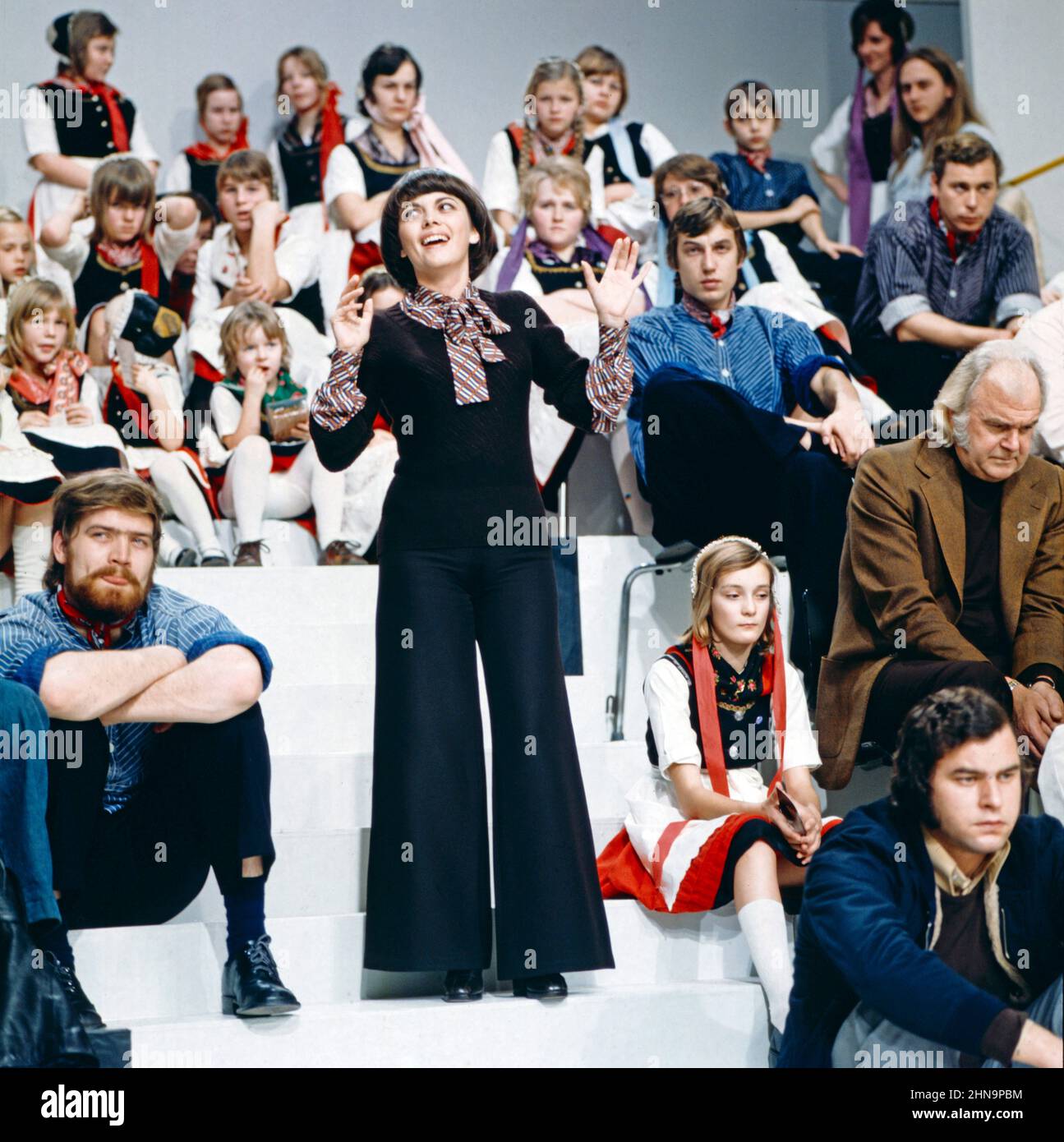 Mireille Mathieu, berühmte französische Sängerin, Auftritt in einer TV ...