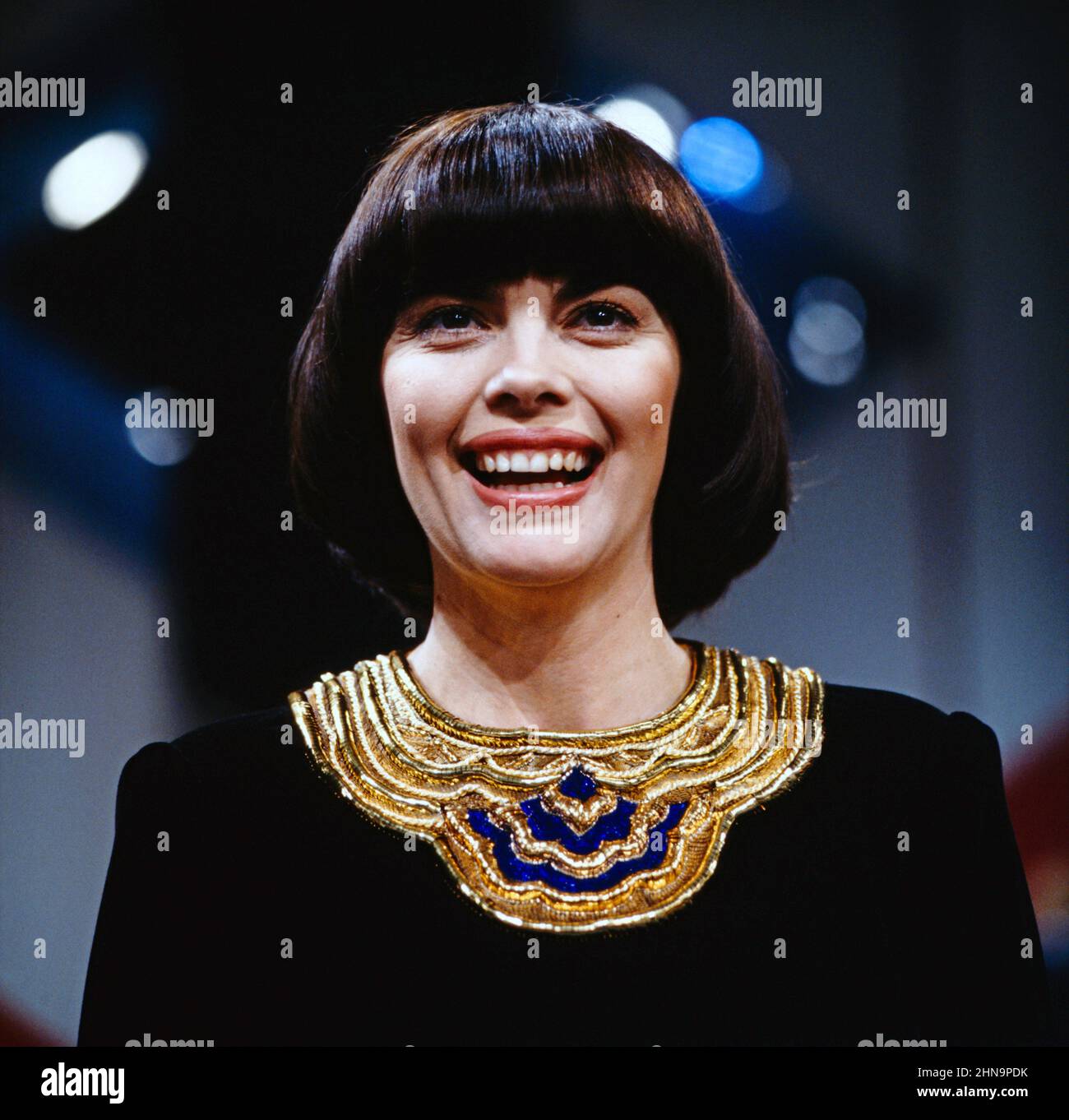 Mireille Mathieu, französische Sängerin, Portrait von 1981. Mireille ...