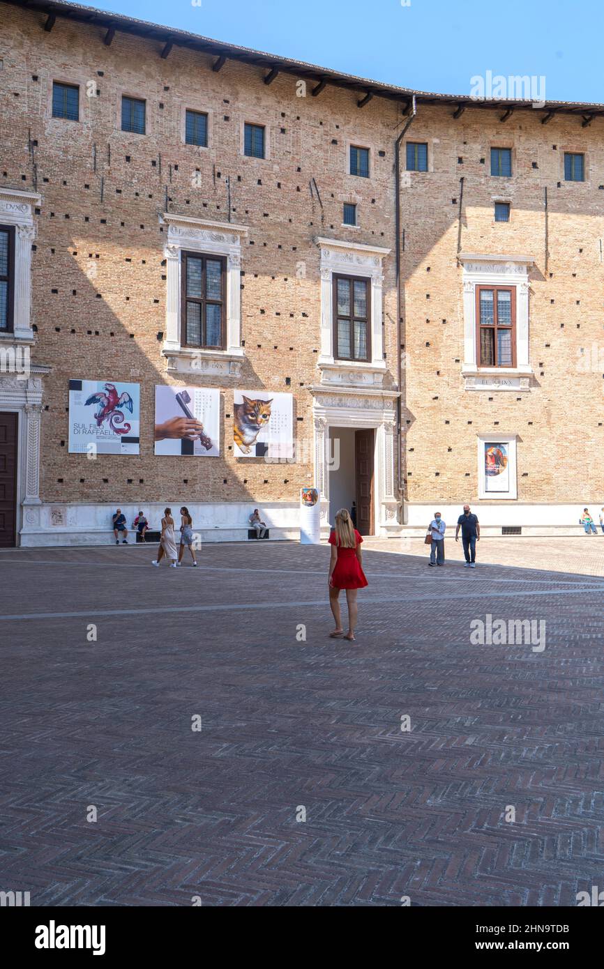 Piazza duca dederico hi-res stock photography and images - Alamy