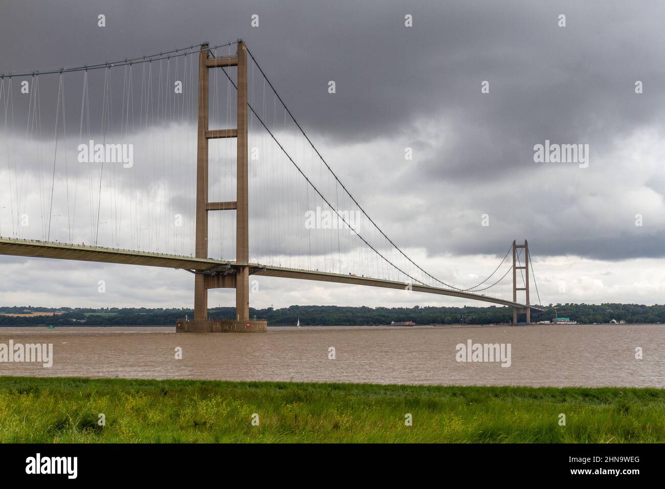 Humber bridge from south side hi-res stock photography and images - Alamy