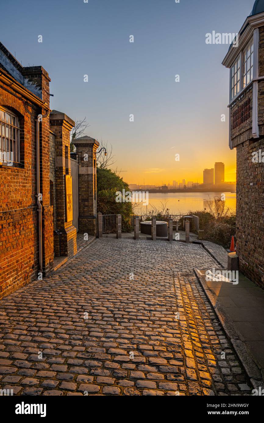 Upnor village hi-res stock photography and images - Alamy