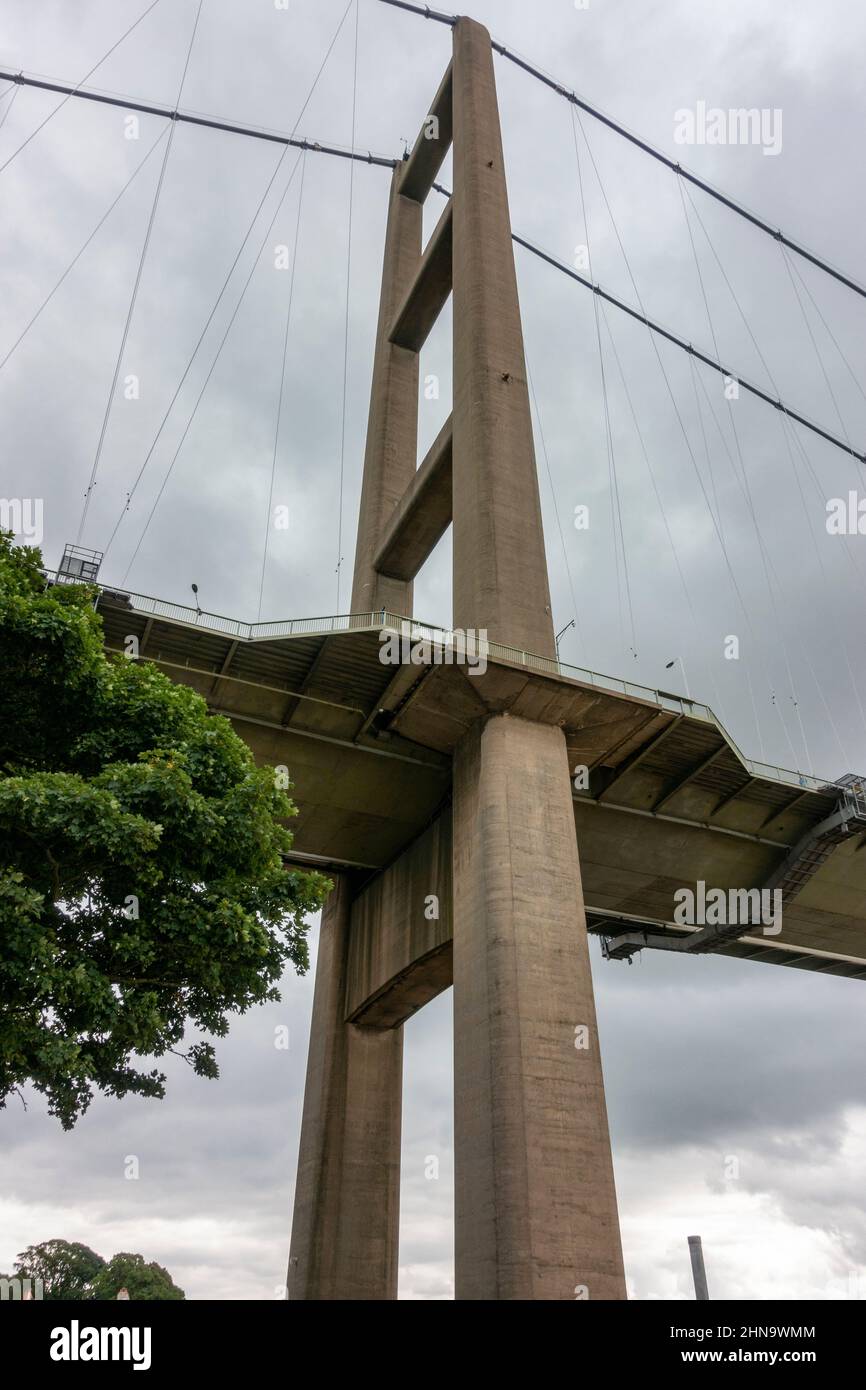 A close up of the humber bridge hi-res stock photography and images - Alamy
