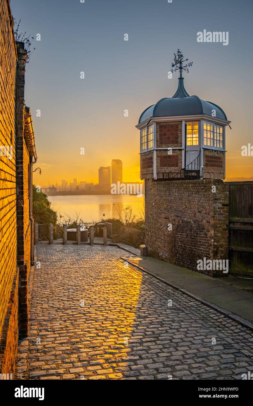 Upper upnor high street hi-res stock photography and images - Alamy
