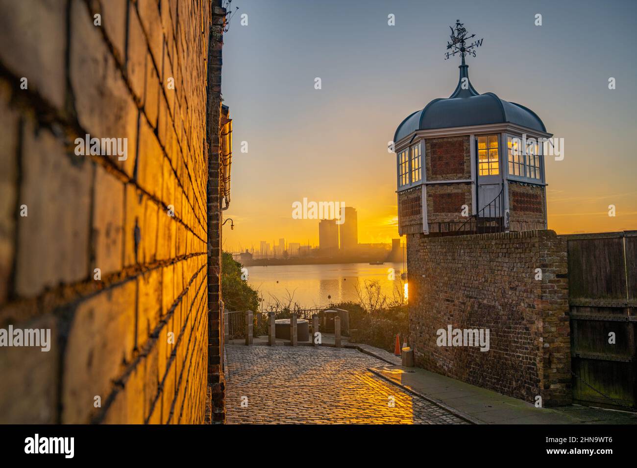 Upnor village hi-res stock photography and images - Alamy