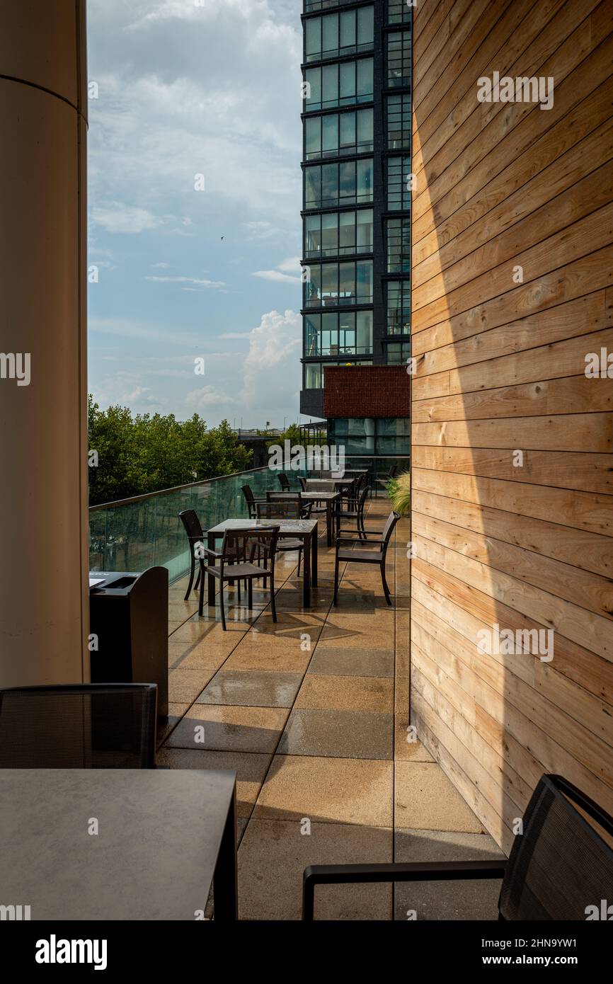 Caught in the shower hi-res stock photography and images - Alamy