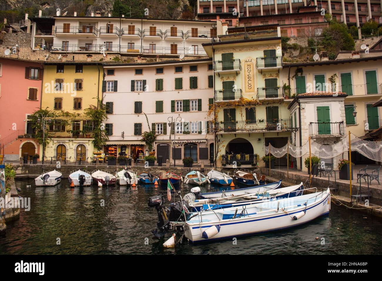 Lake garda italy lemons hi-res stock photography and images - Alamy