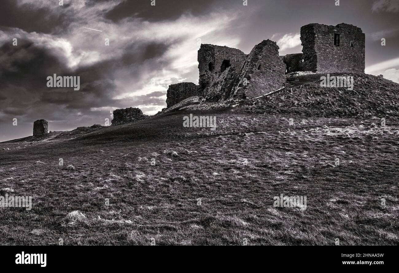 Duffus castle hi-res stock photography and images - Alamy