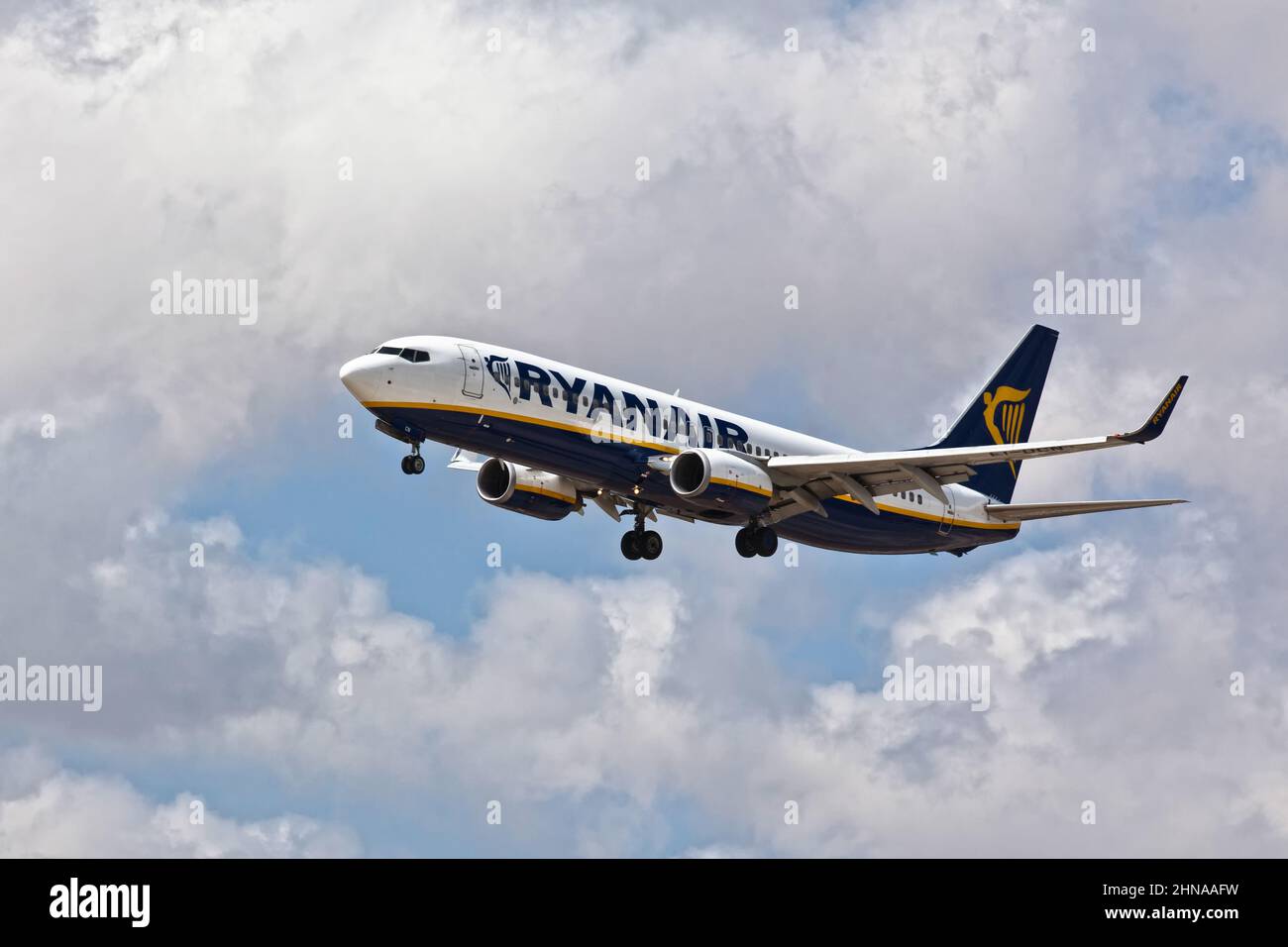 Ryanair Aircraft landing in Malta Stock Photo - Alamy