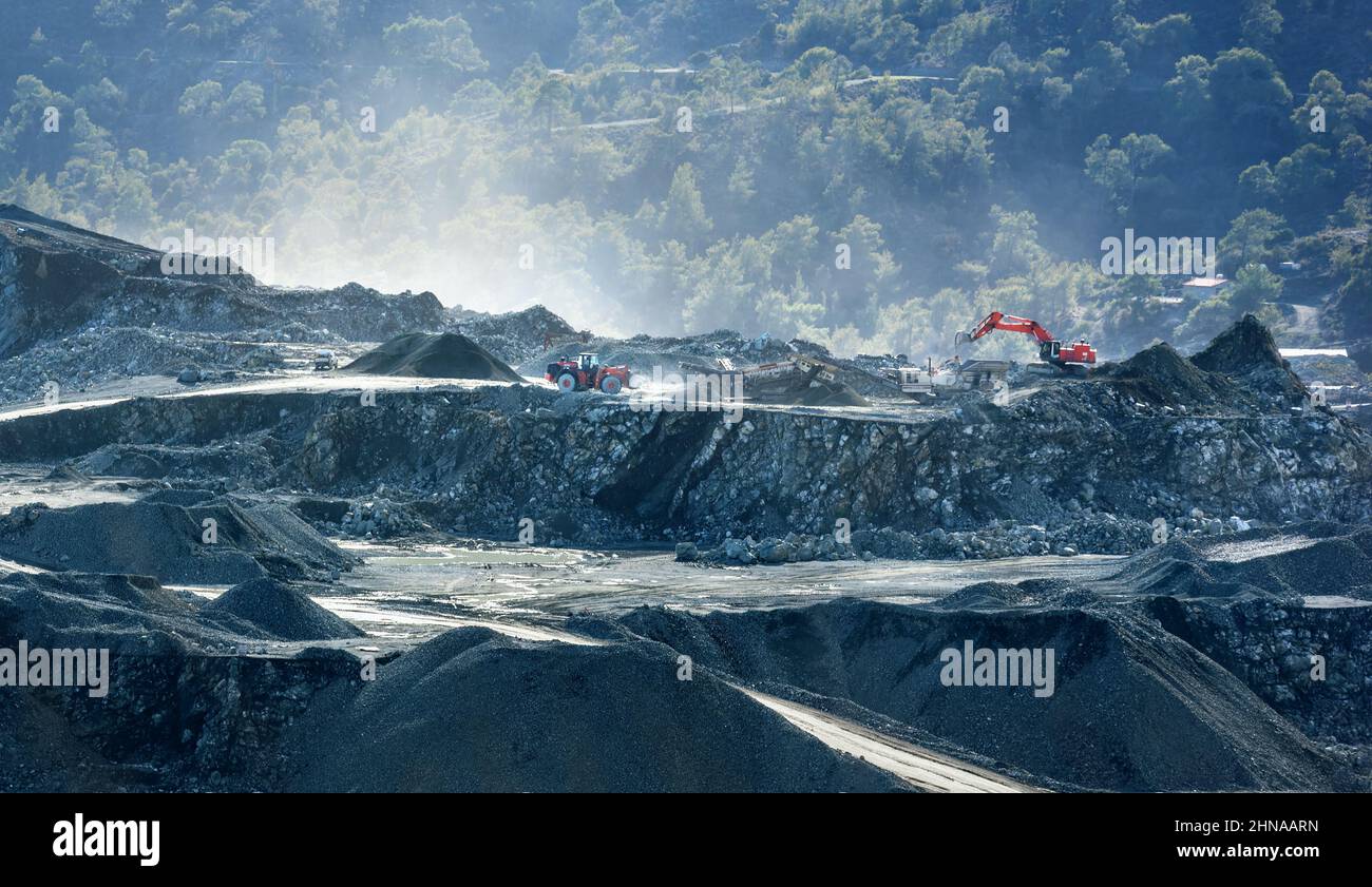 Drilling for piles hi-res stock photography and images - Alamy