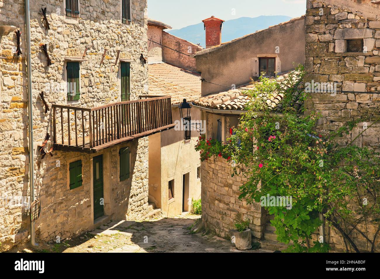 Street in Hum, Croatia - the smallest town in the world Stock Photo - Alamy