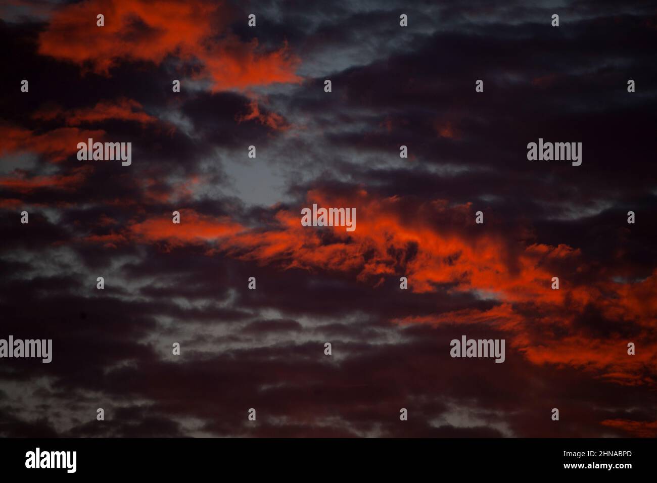 Beautiful pink and red sunset hi-res stock photography and images - Alamy