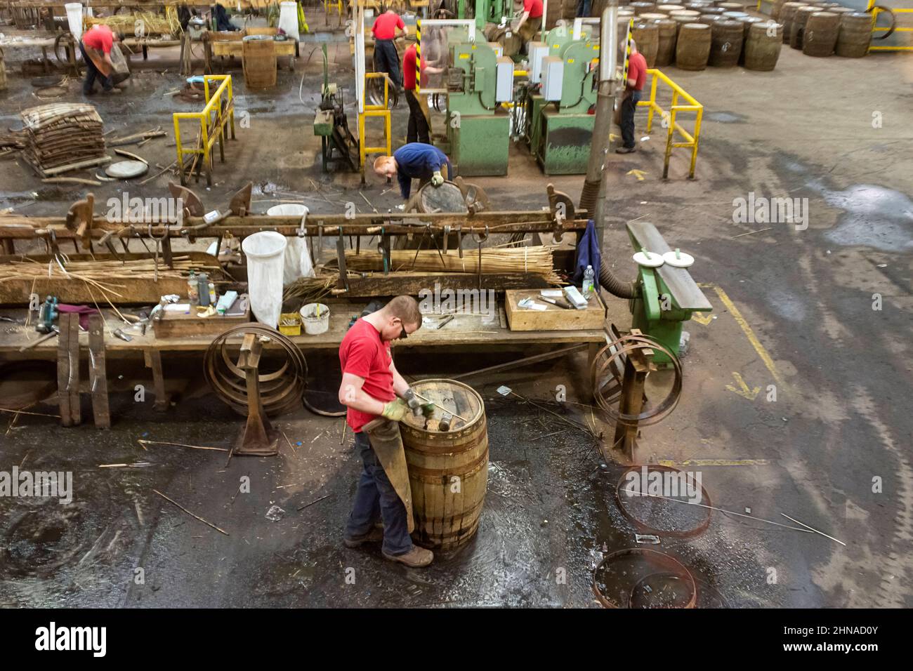 SPEYSIDE COOPERAGE CRAIGELLACHIE SCOTLAND A COOPER SEALING WHISKY ...