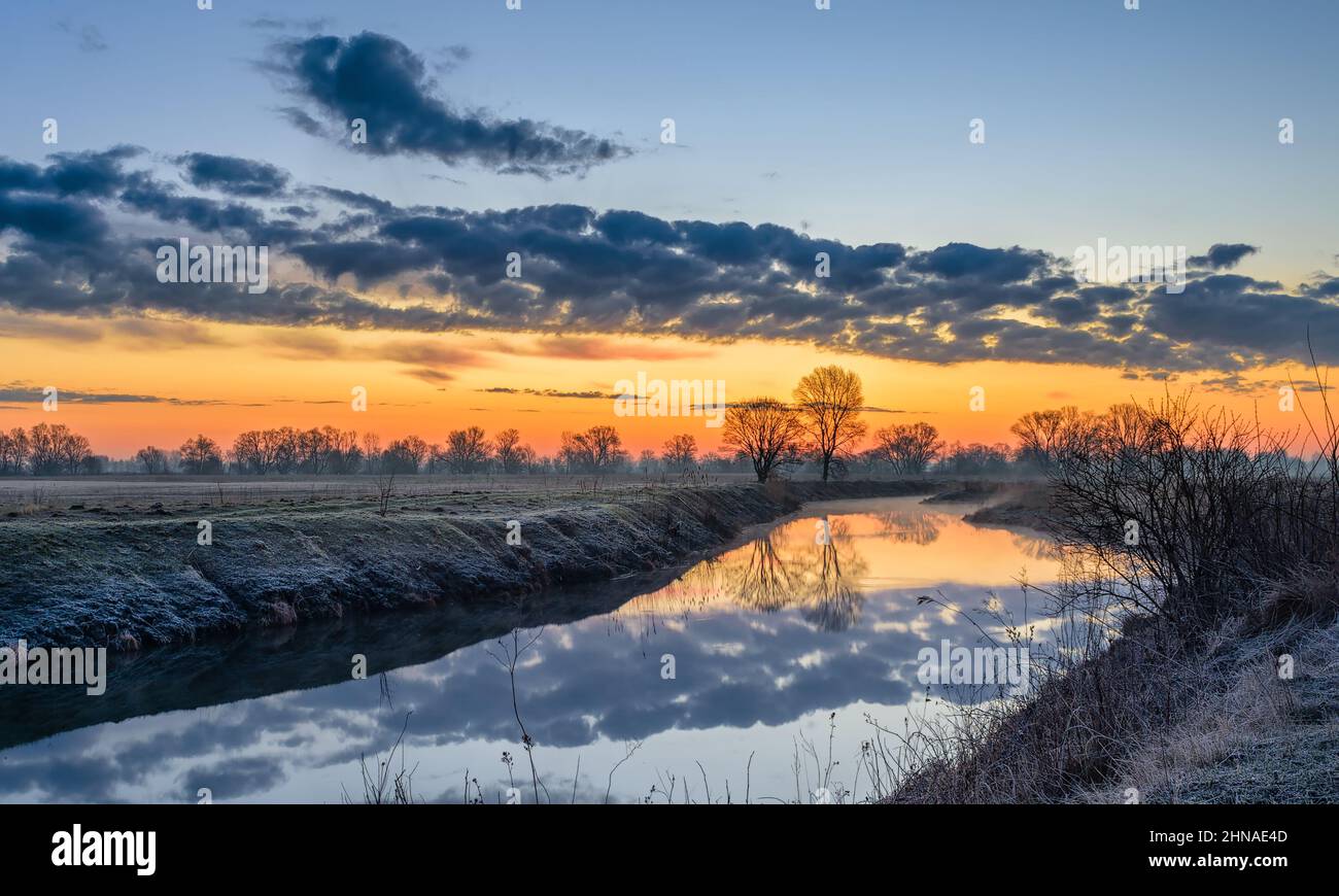 Gold sunrise canal hi-res stock photography and images - Alamy