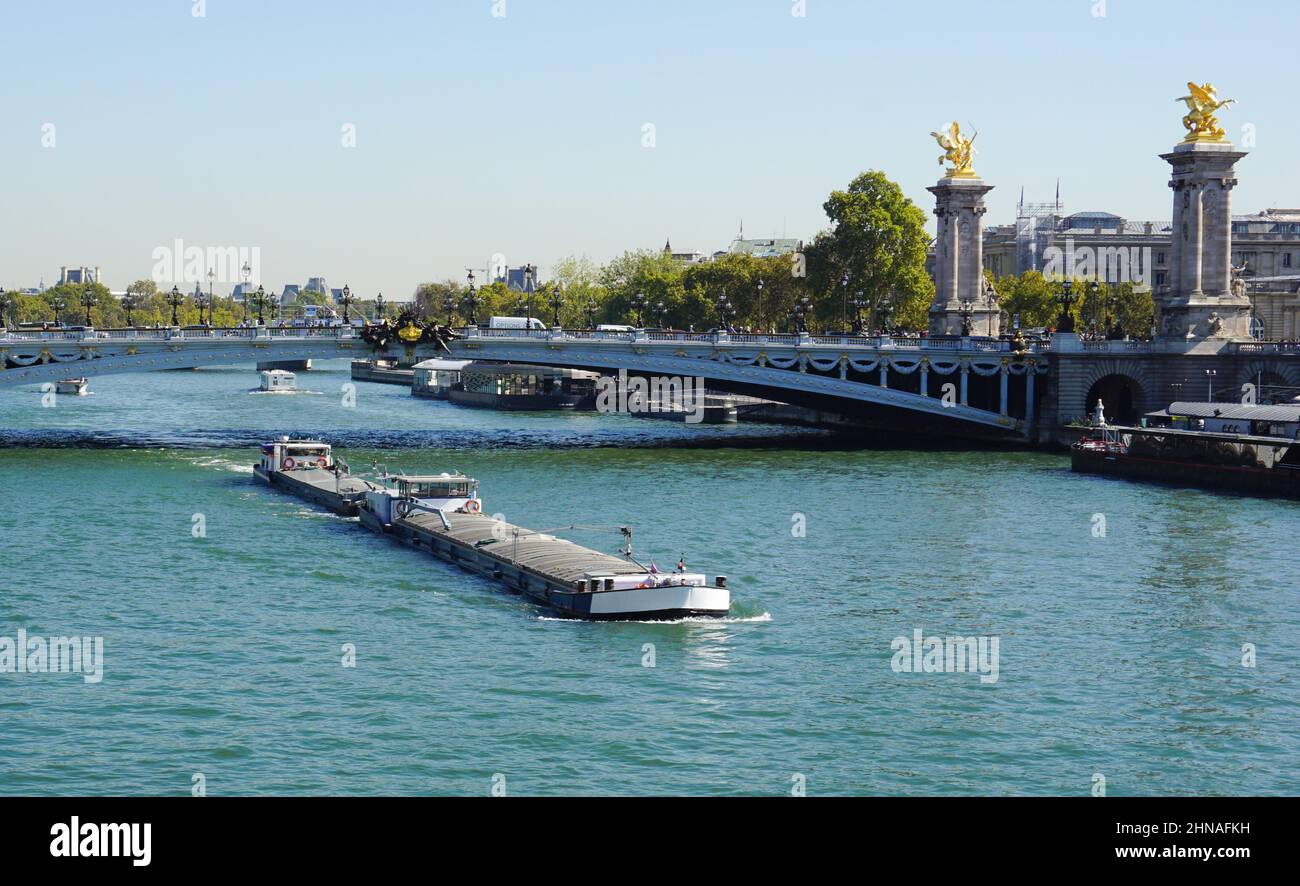 Barge on the Seine in Paris (France Stock Photo - Alamy