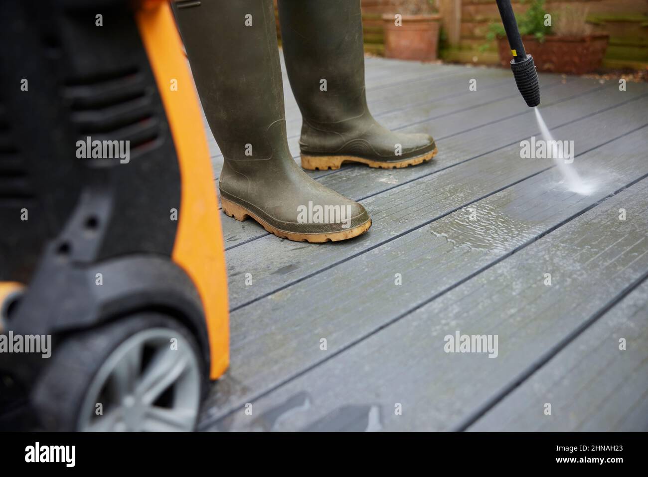 Jet washing hi-res stock photography and images - Alamy