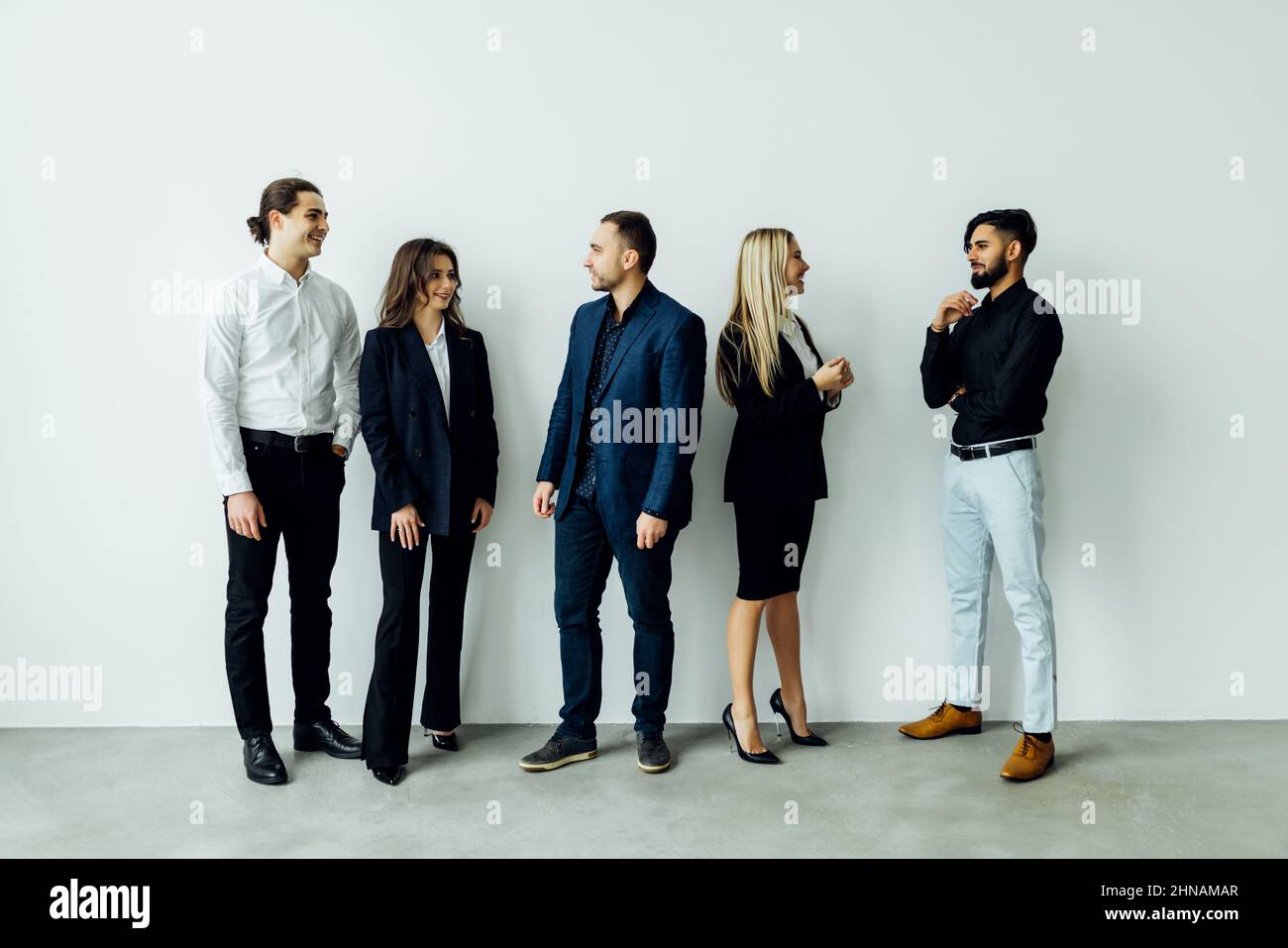 Bank staff looking at camera hi-res stock photography and images - Alamy
