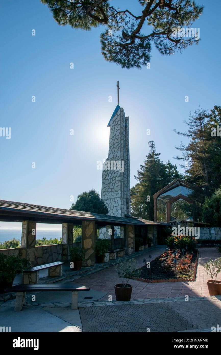 Wayfarers Chapel attracts many people because of its unique ...