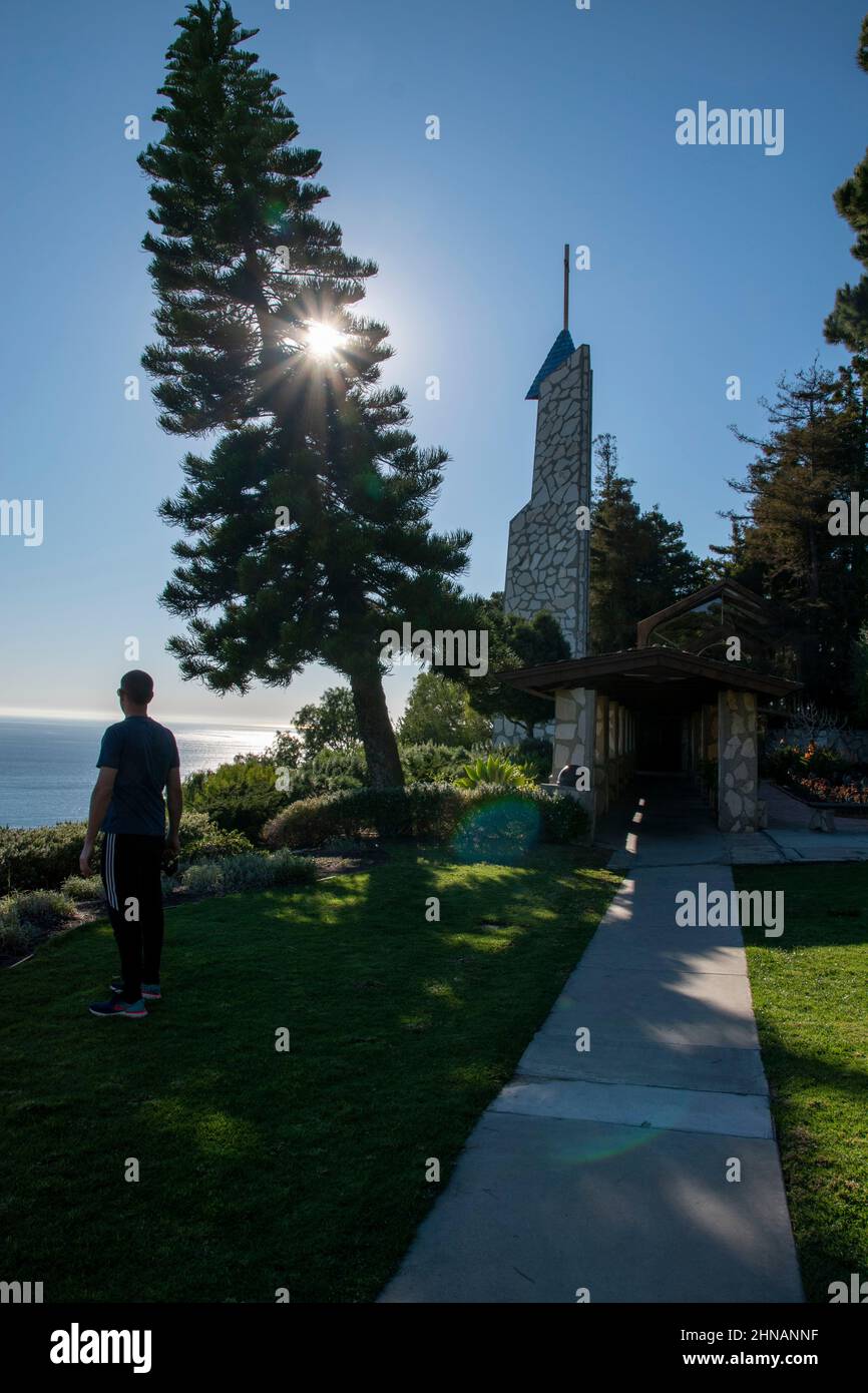 Wayfarers Chapel attracts many people because of its unique ...