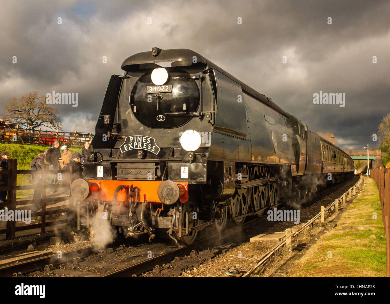 Steam locomotive Battle of Britain class no 34072 257 Squadron at Quorn ...