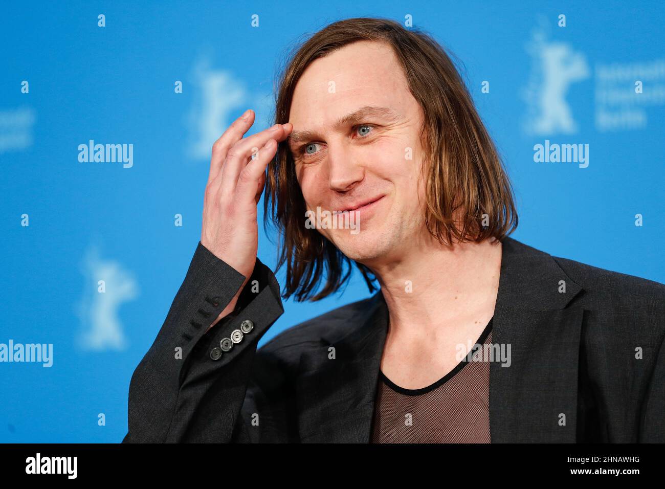 Berlin, Germany. 15th Feb, 2022. Actor Lars Eidinger at the photocall of the film "À PROPOS DE ...