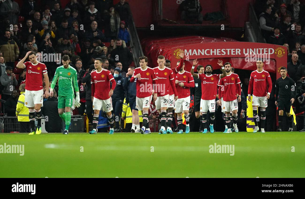 Manchester United players walk on to the pitch before the Premier ...