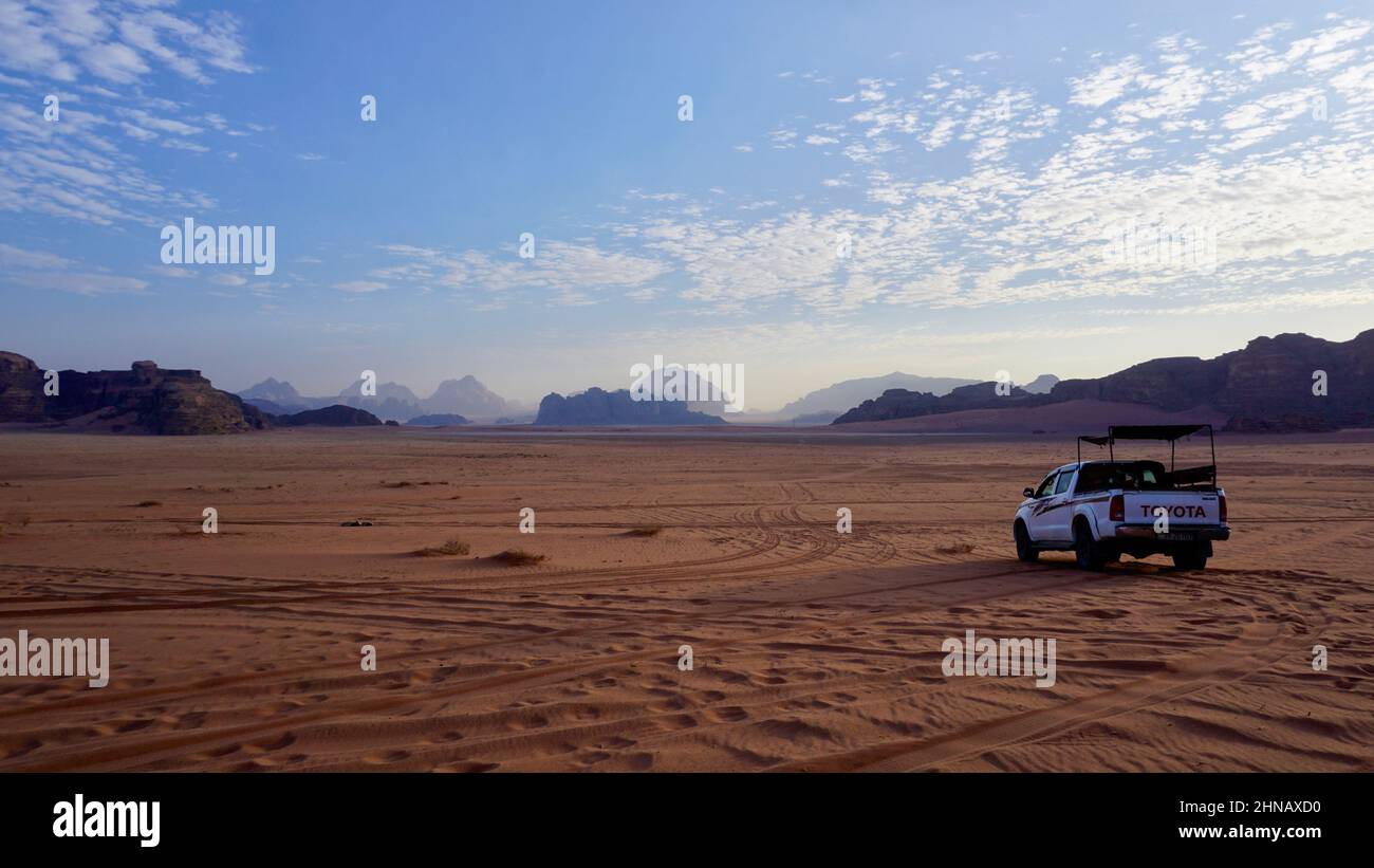Deserto 4x4 hi-res stock photography and images - Alamy