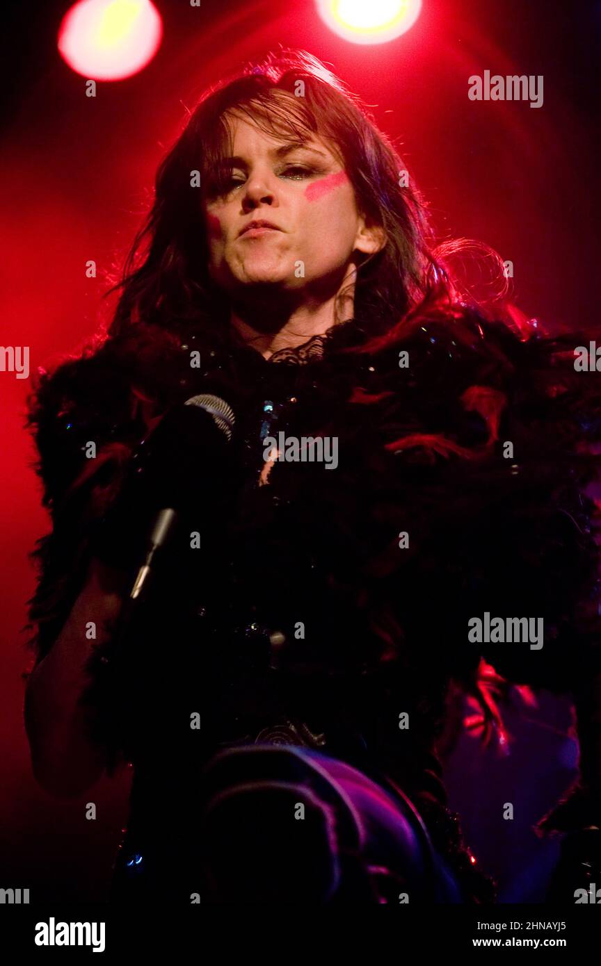 Juliette lewis from dusk till dawn hi-res stock photography and images ...