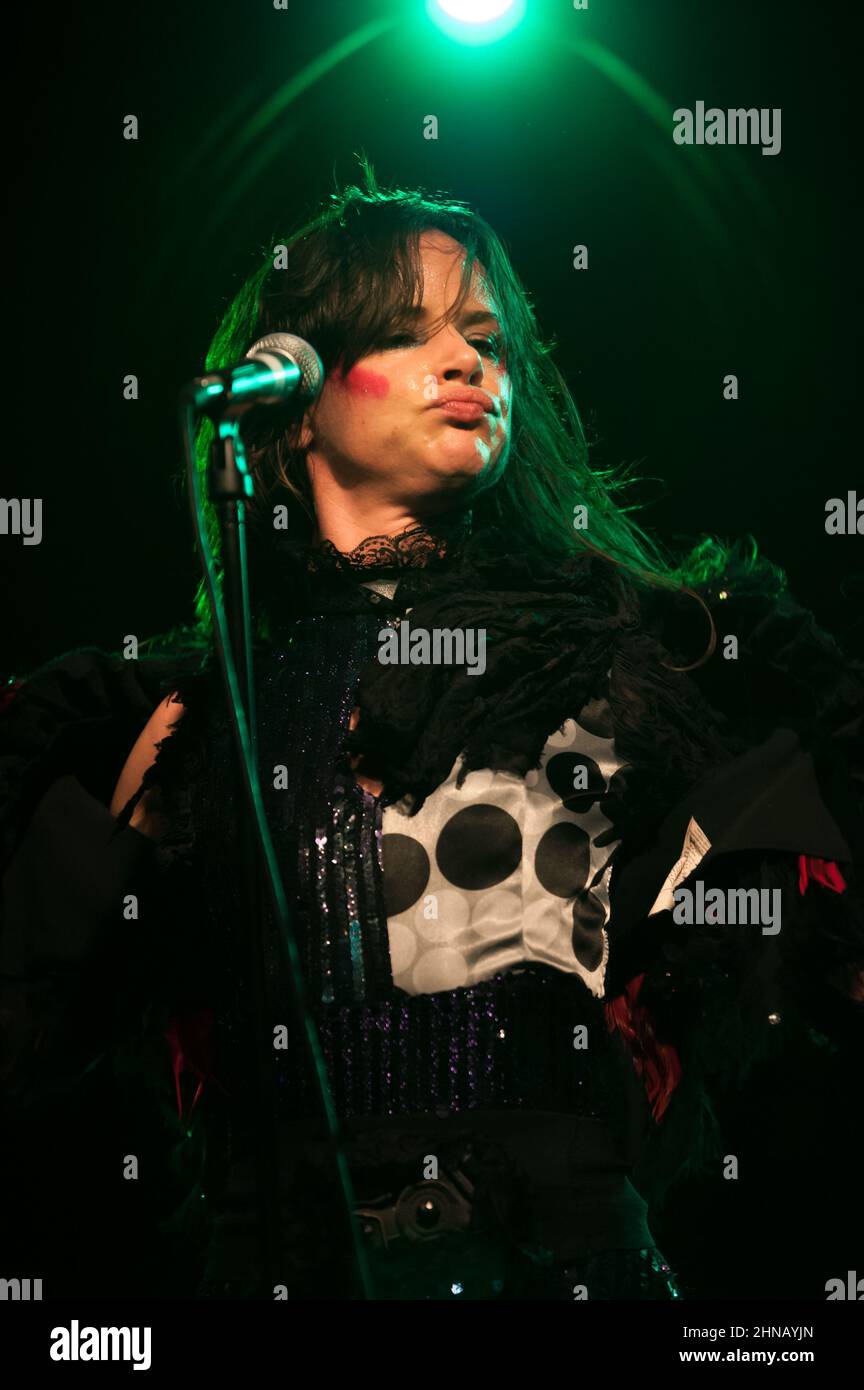 Juliette lewis from dusk till dawn hi-res stock photography and images ...