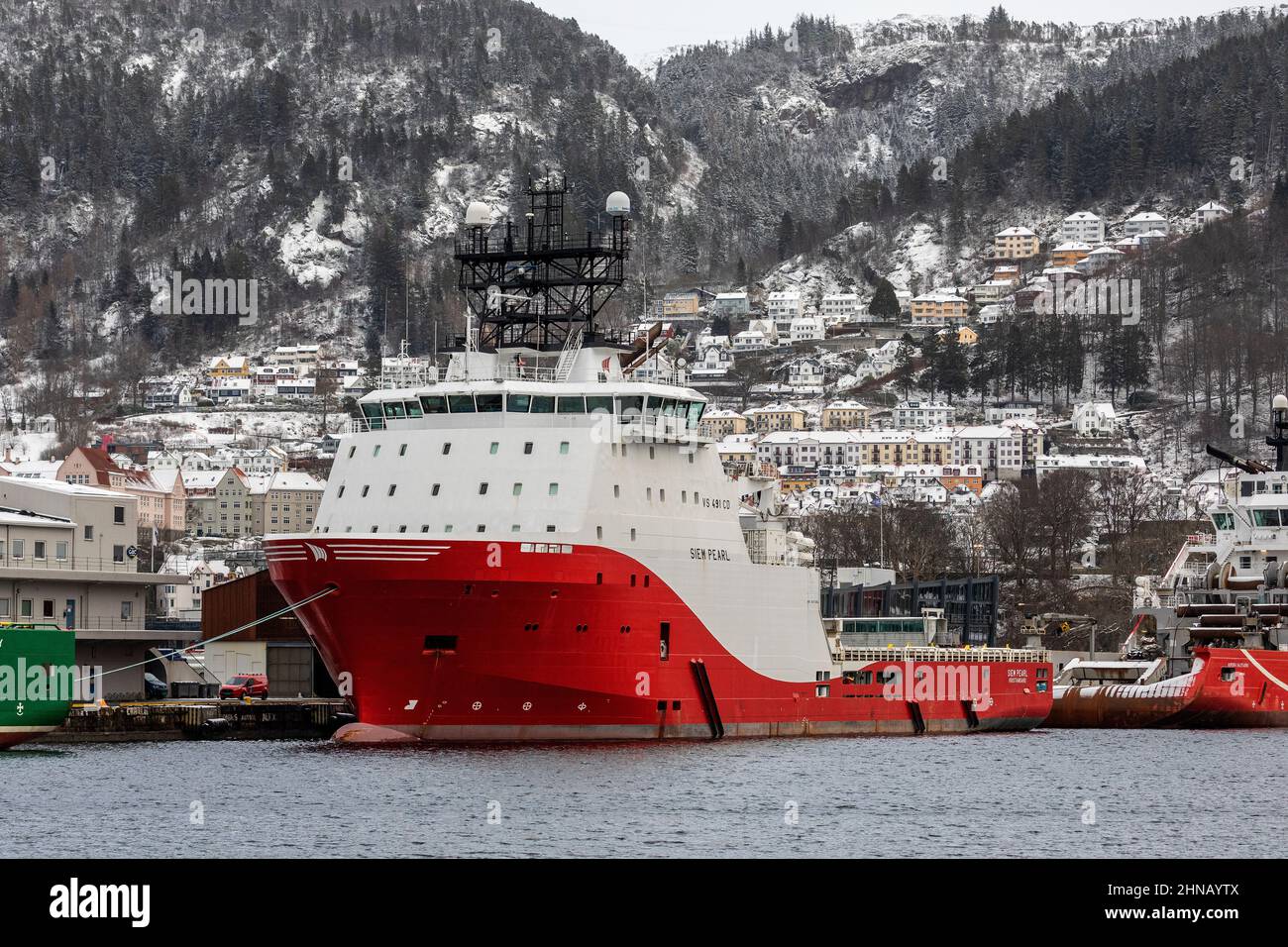 Offshore AHTS anchor handling tug supply vessel Siem Pearl, berthed at ...
