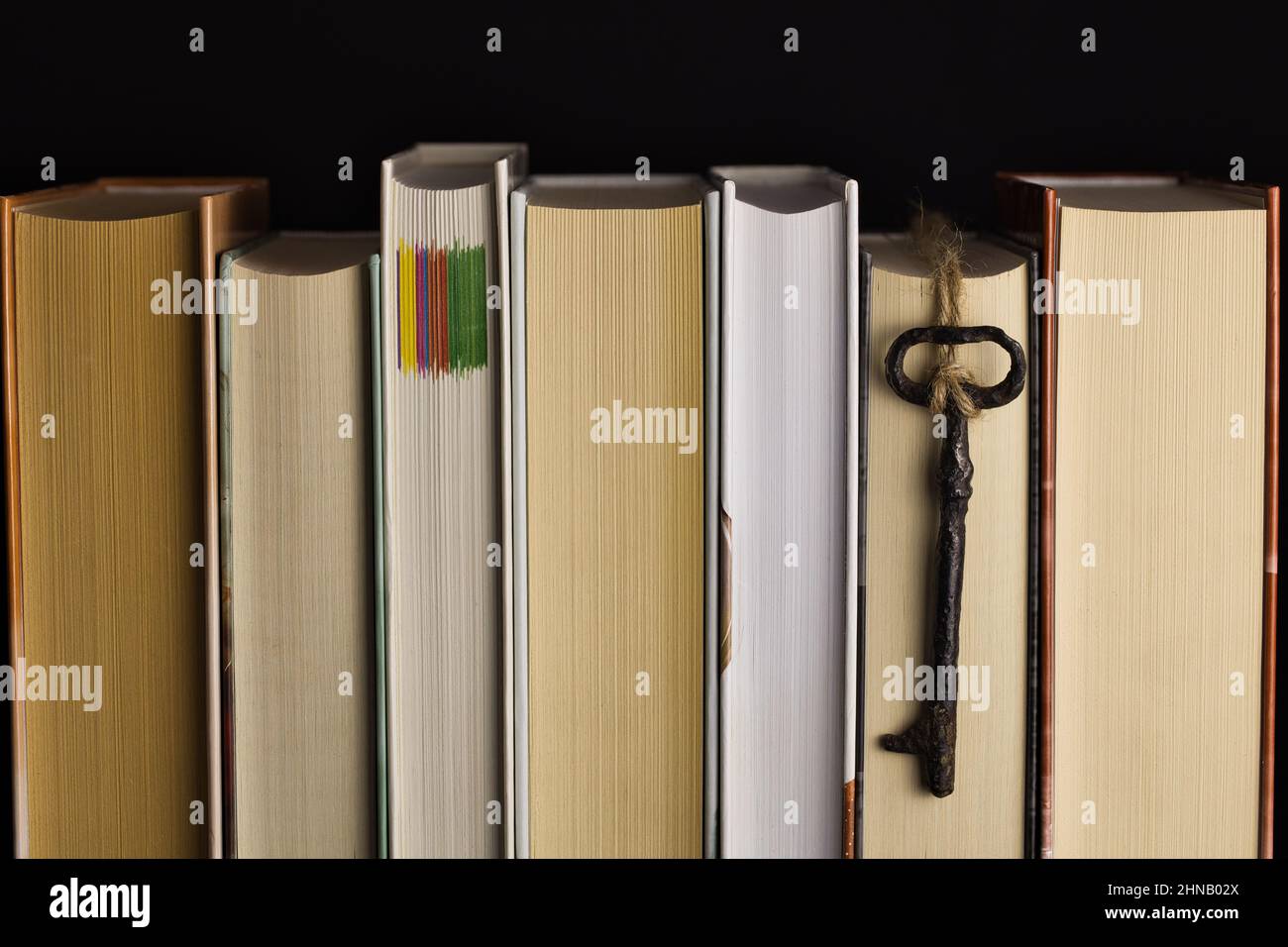 Texture side view books hi-res stock photography and images - Alamy
