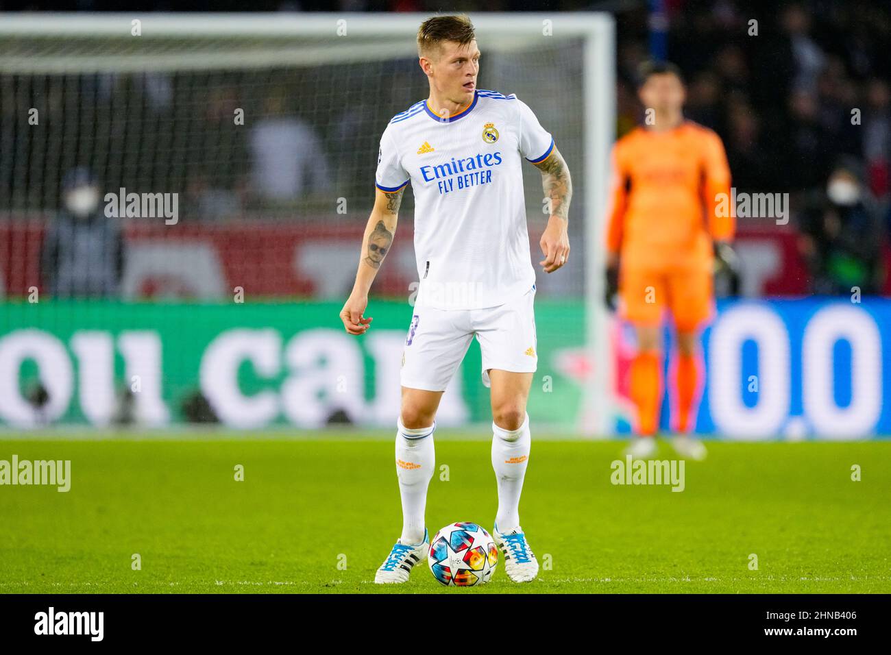 PARIS, FRANCE - FEBRUARY 15: Toni Kroos of Real Madrid runs with the ...