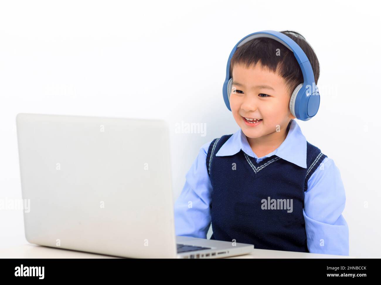 Boy headphones learning hi-res stock photography and images - Alamy