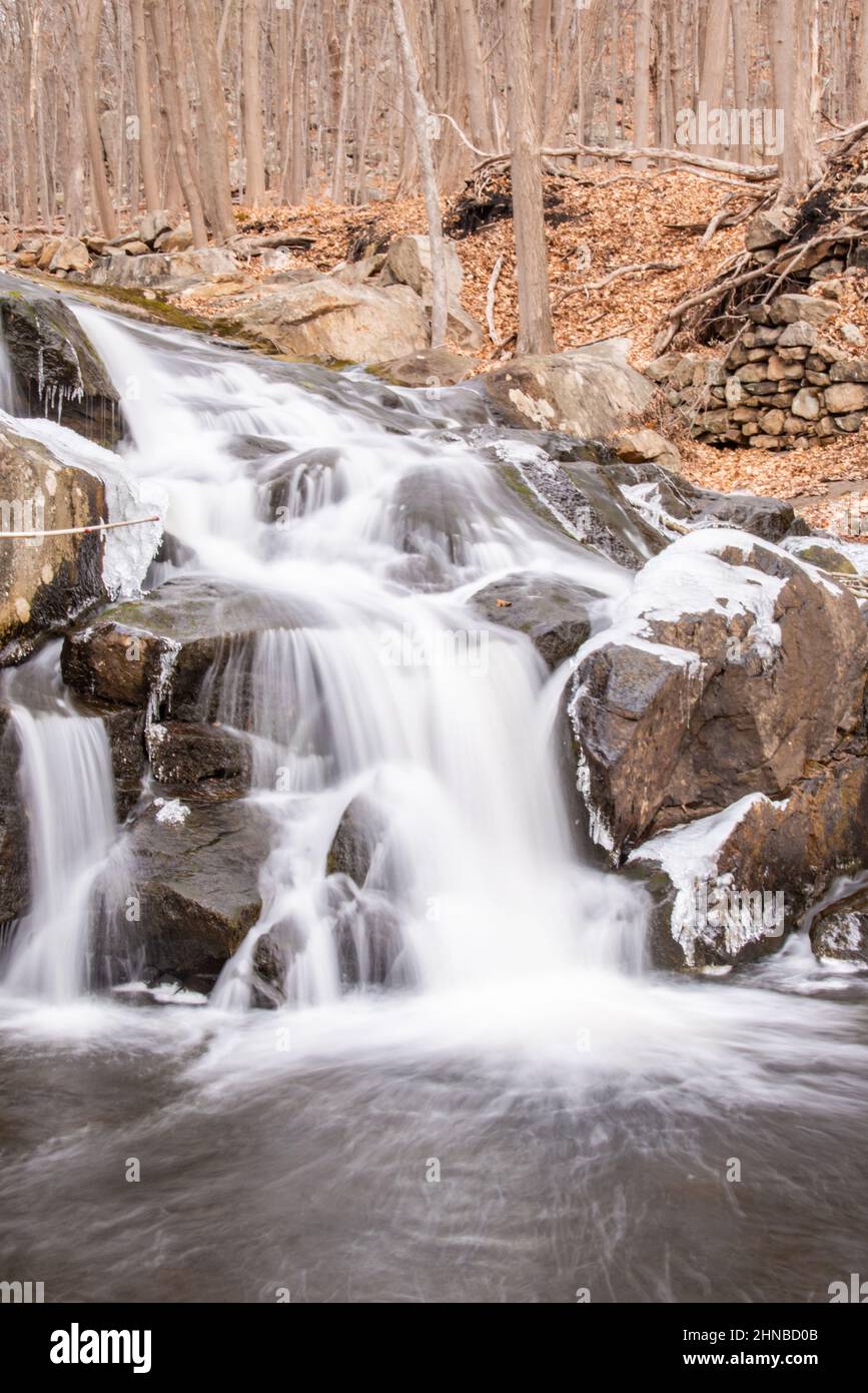 Waterfall blurred by slow shutter speed Stock Photo - Alamy