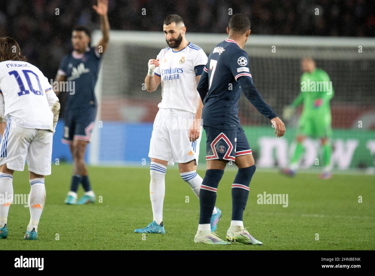 Karim Benzema of Real Madrid CF and Kylian Mbappe of Paris Saint ...