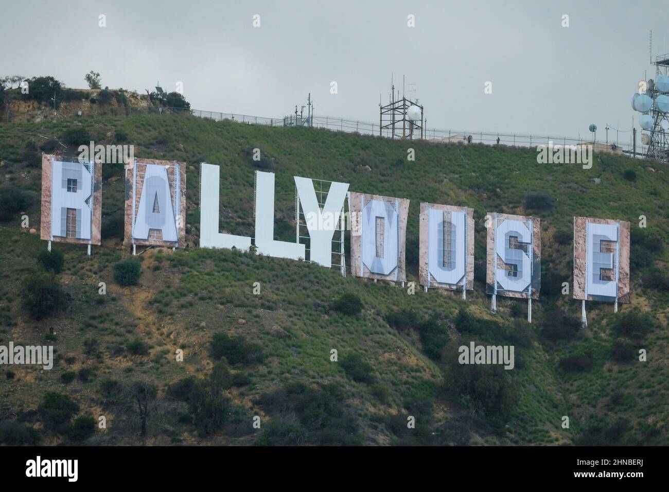 Los Angeles, California, USA. 15th Feb, 2022. Workers continue to ...