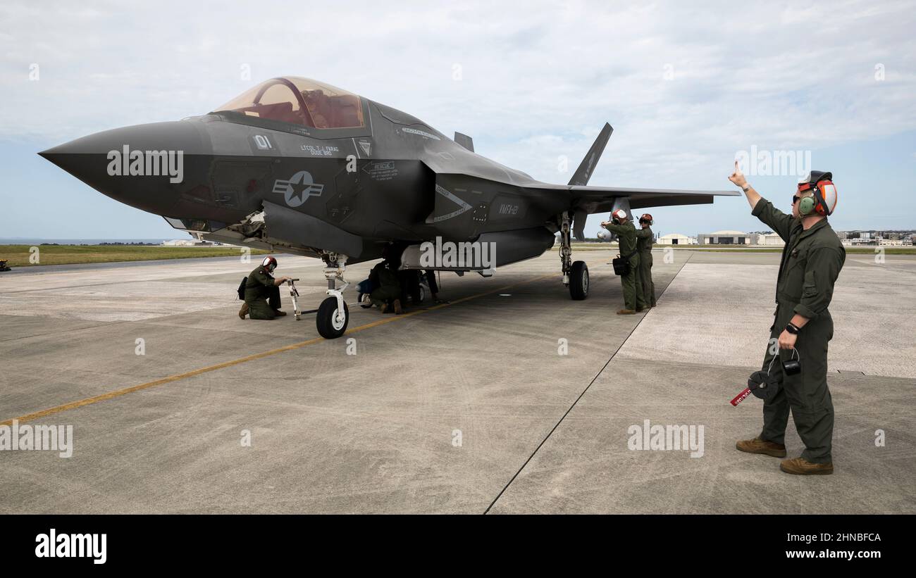 U.S. Marines with Marine Fighter Attack Squadron (VMFA) 121 conduct ...