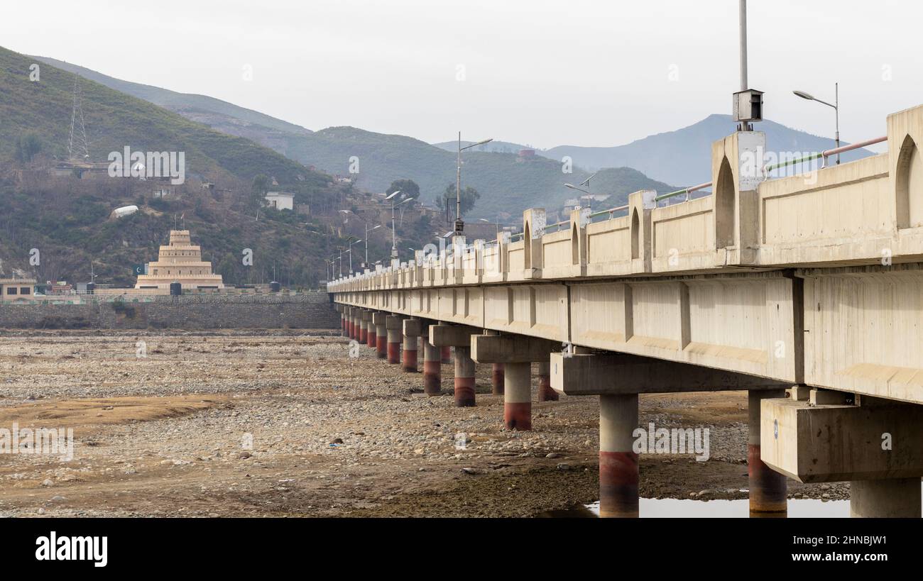 Full of reinforced concrete frame structure hi-res stock photography ...