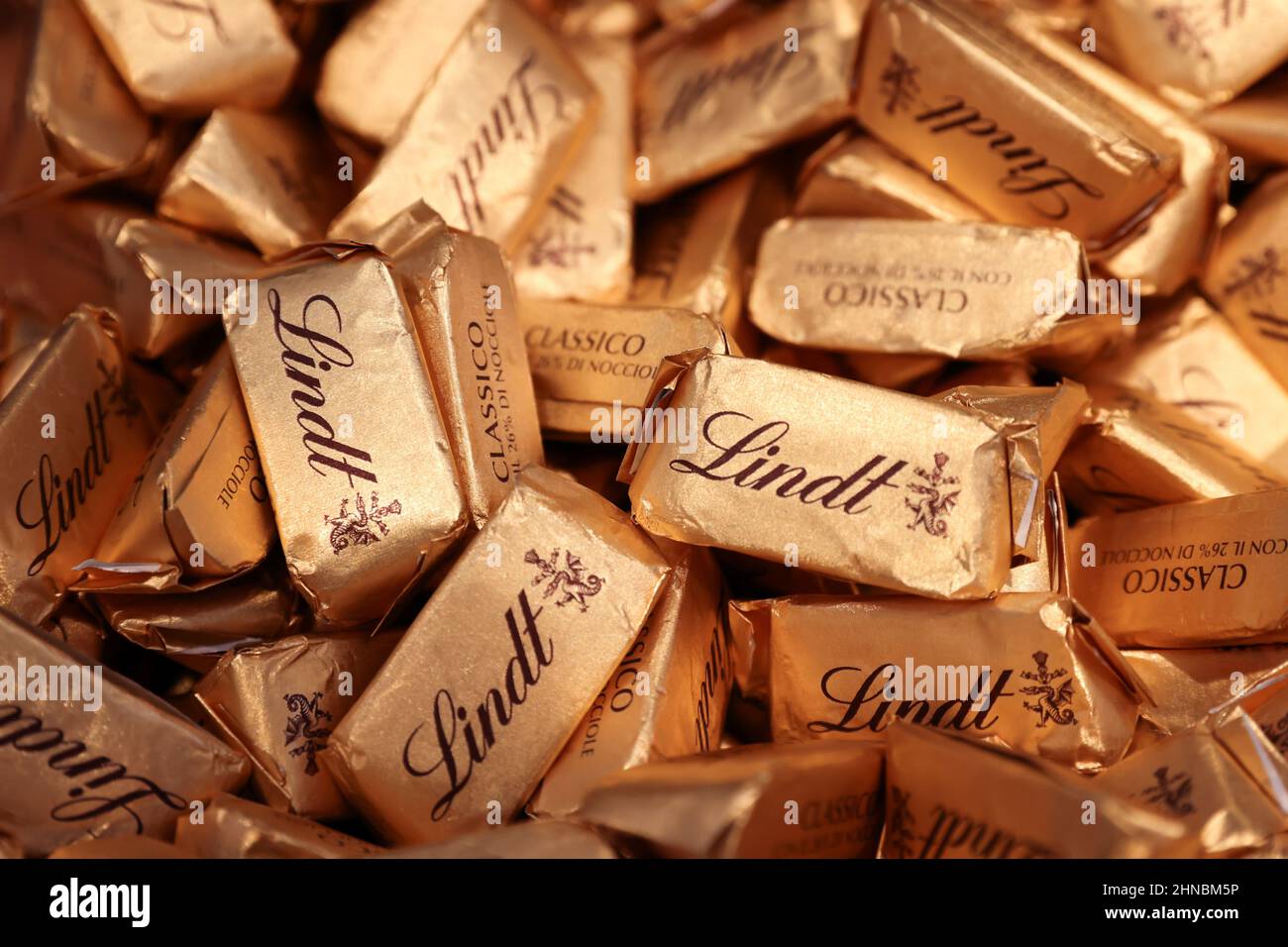 Lindt chocolate store hi-res stock photography and images - Alamy