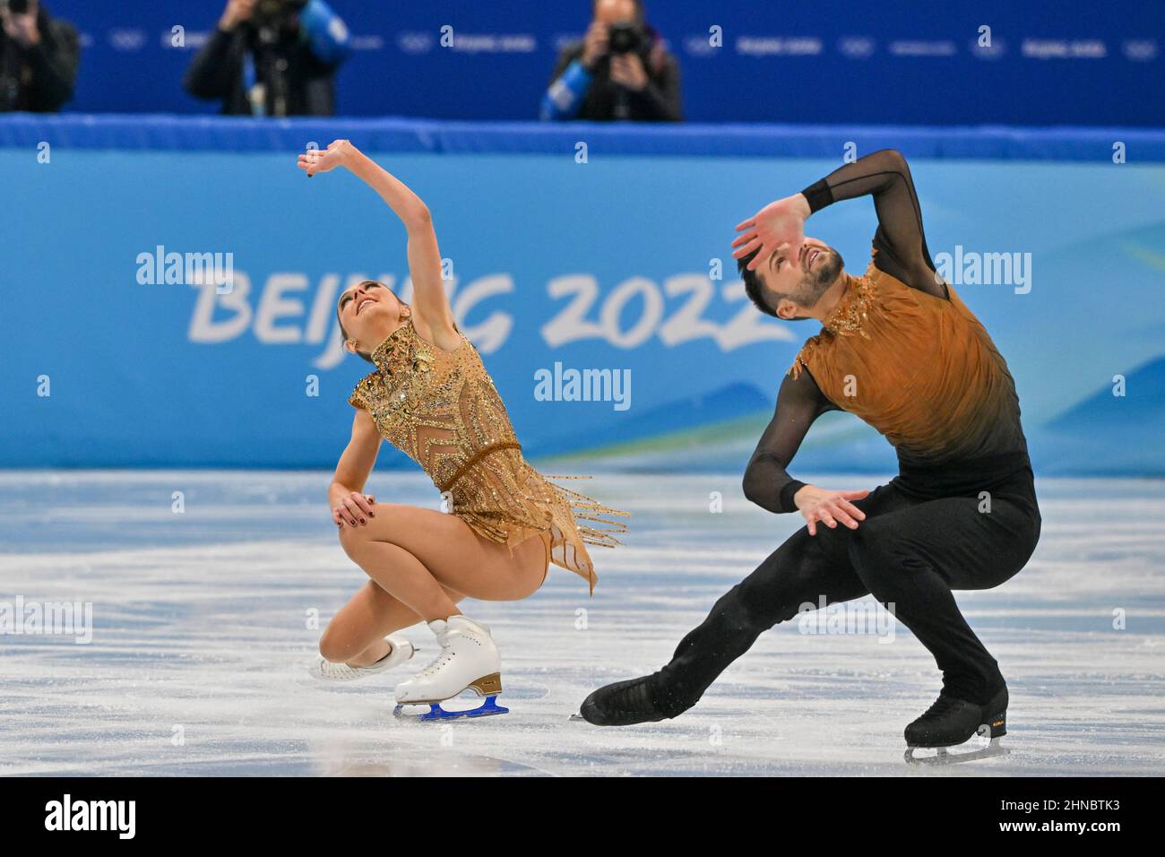 BEIJING, CHINA - FEBRUARY 14: Lilah Fear and Lewis Gibson of Great ...