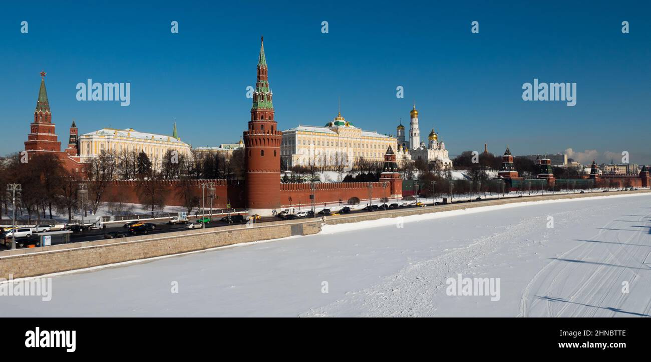 Daytime view of Moskow Kremlin Stock Photo - Alamy