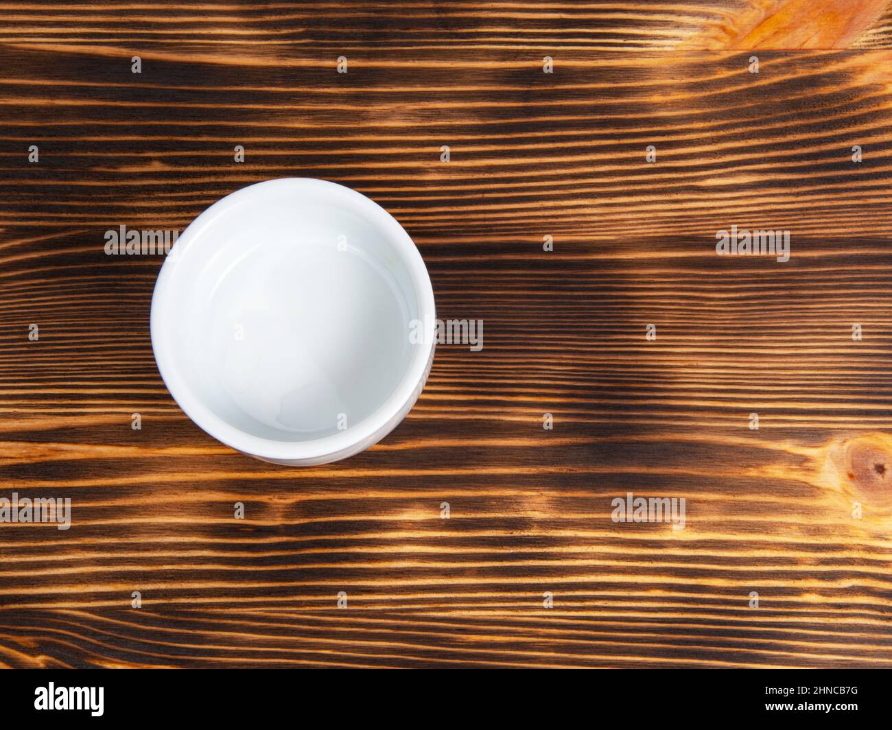 Empty white dish hi-res stock photography and images - Alamy
