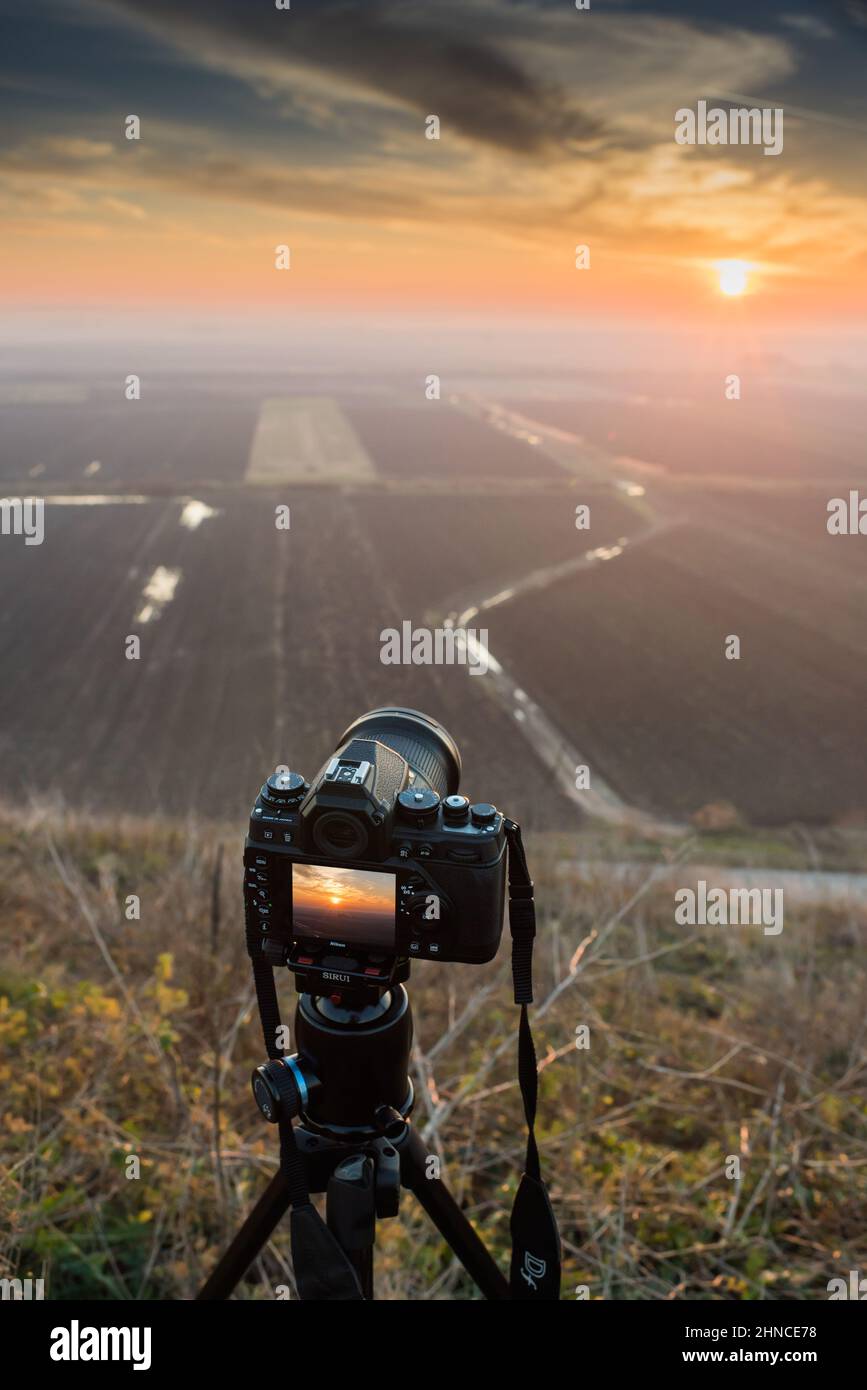 Tripod sunset hi-res stock photography and images - Alamy