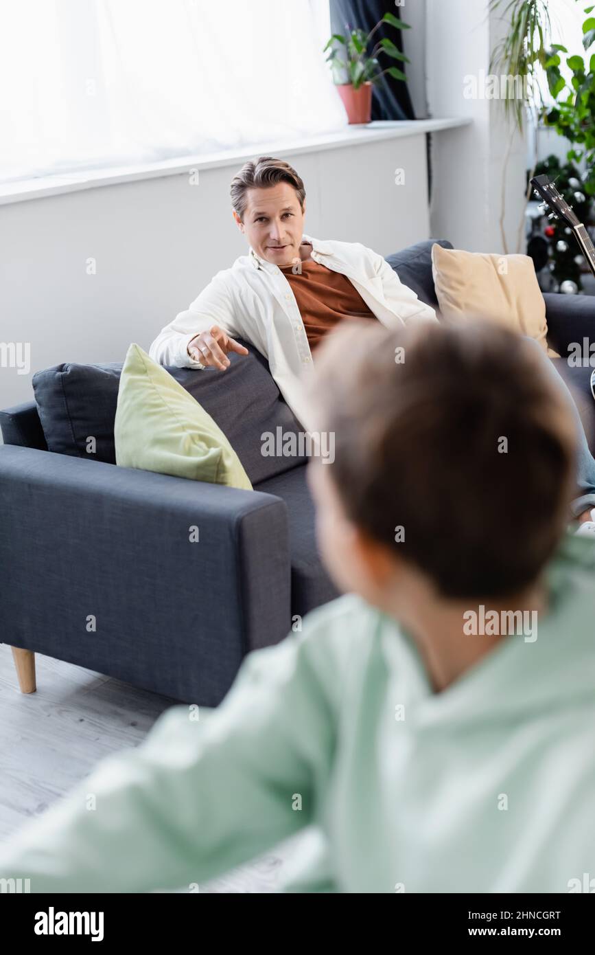 Parent pointing finger child hi-res stock photography and images - Alamy