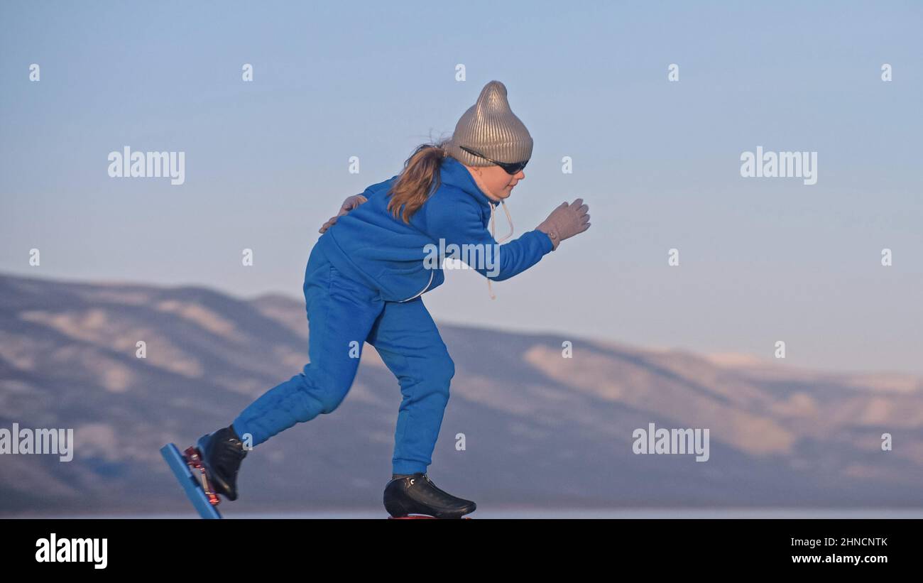 Clap skate hi-res stock photography and images - Alamy