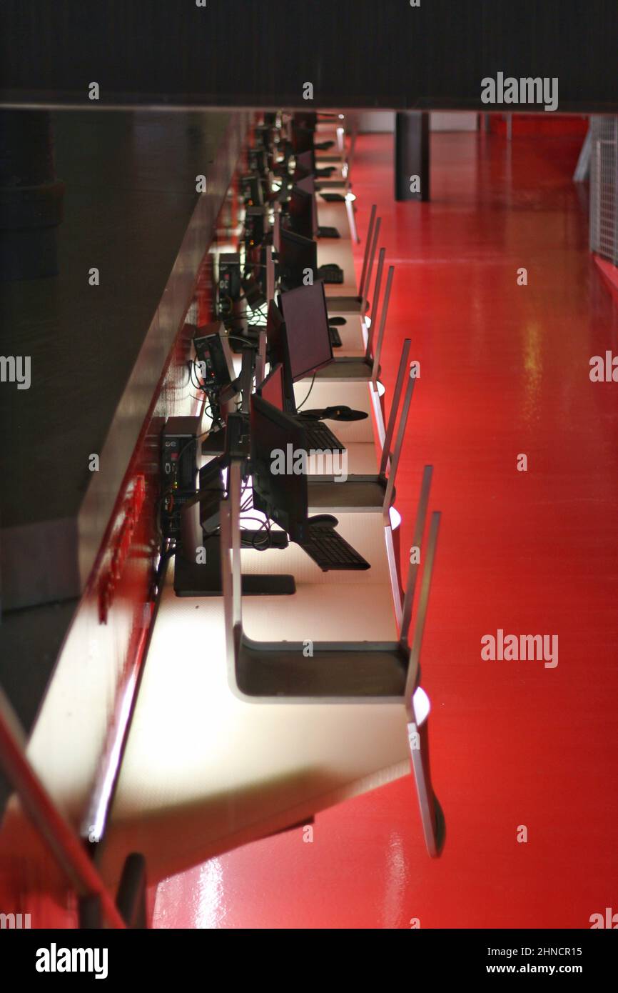 Modern contemporary architecture at IIT’s McCormick Student Center in ...