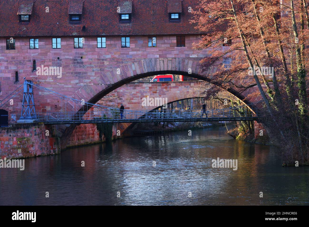Bayern, Nürnberg, Altstadt, Innenstadt, Alte Stadtmauer im Zentrum von ...