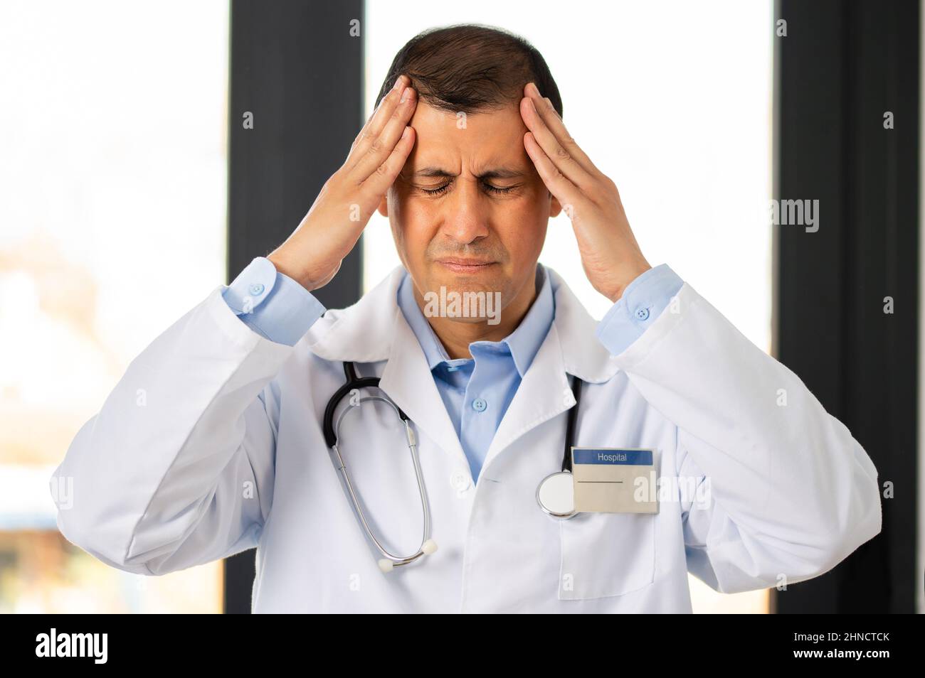 Health hospital failure head head shot hi-res stock photography and ...