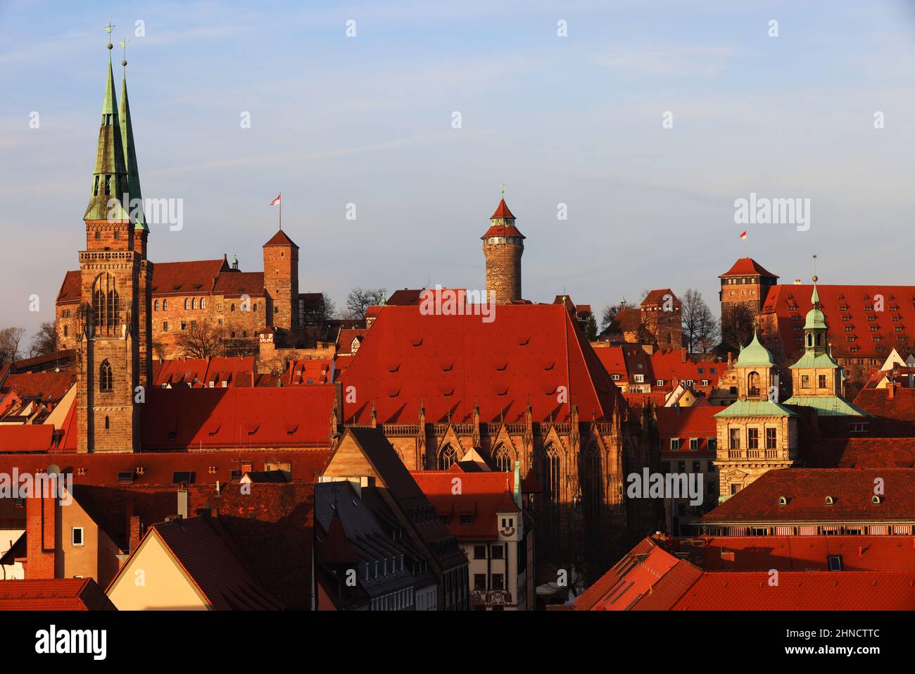 Nürnberg, Panorama, mit Häuser, Kirchen, Türmen und Dächern in der ...